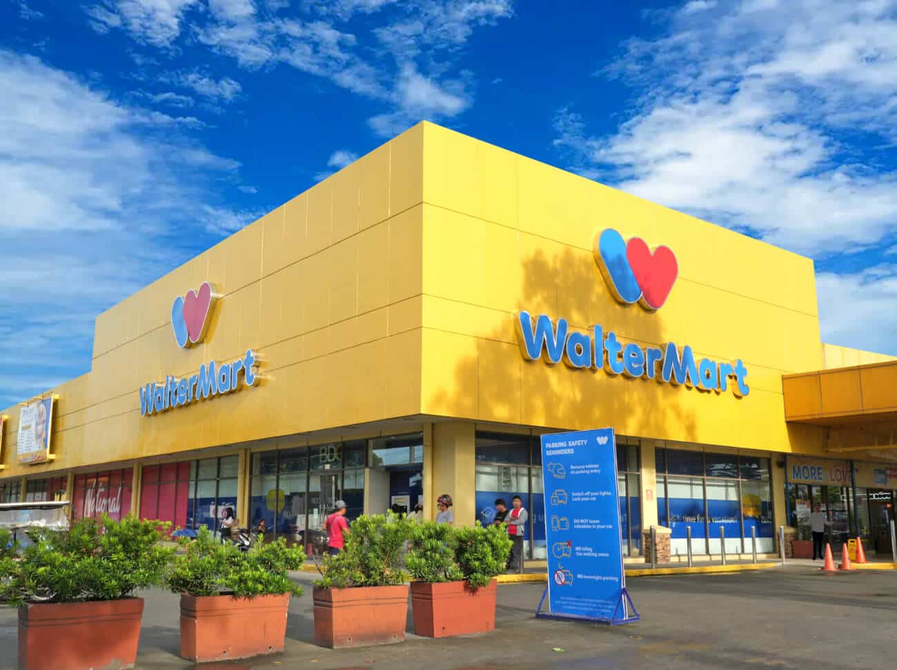 Walter Mart Carmona - WalterMart Delivery